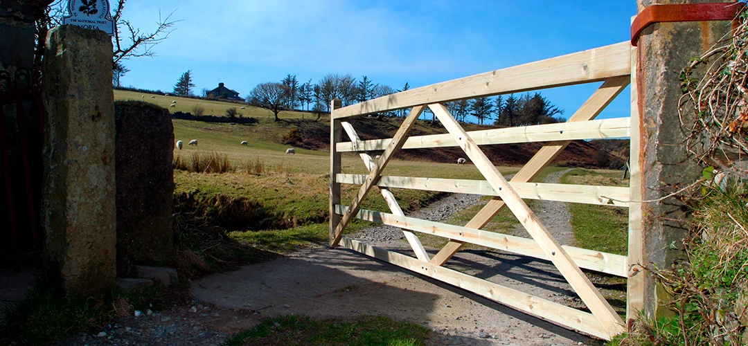 How Much do Wooden Field Gates Cost? - Trew Gates Direct
